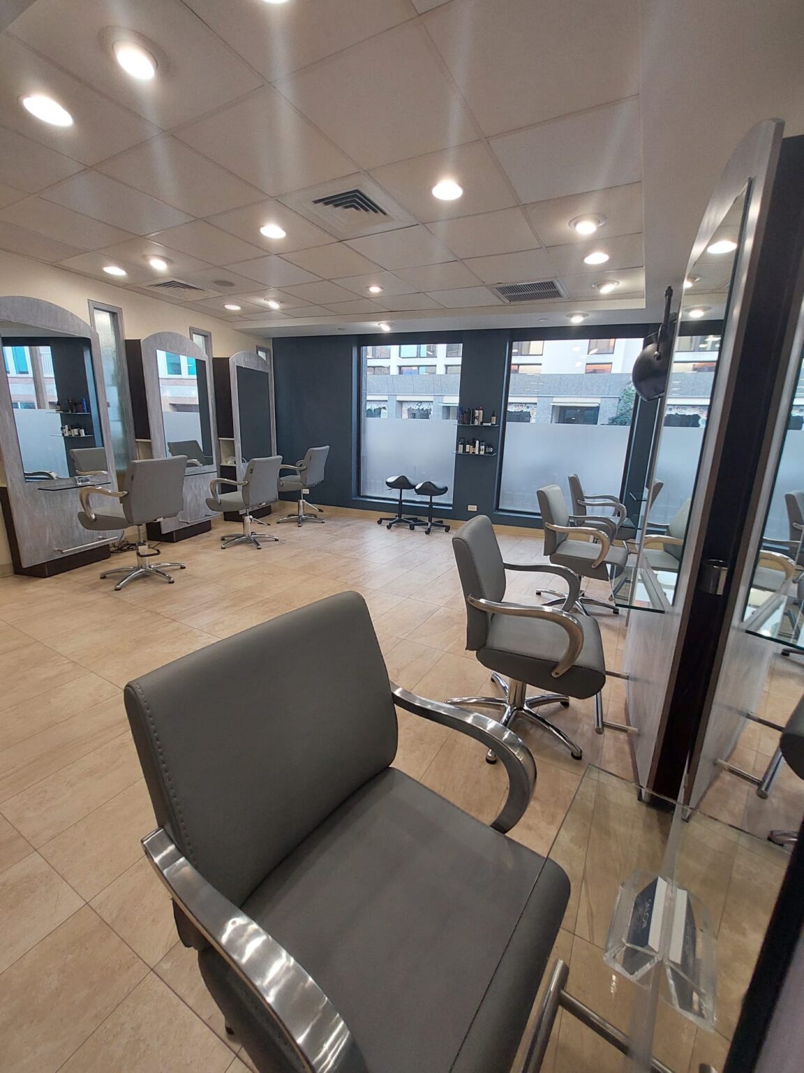 Salon Twenty Seven